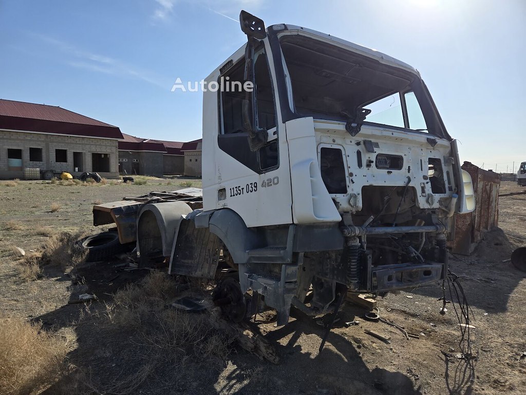 IVECO Trakker 420 kiper po rezervnim delovima