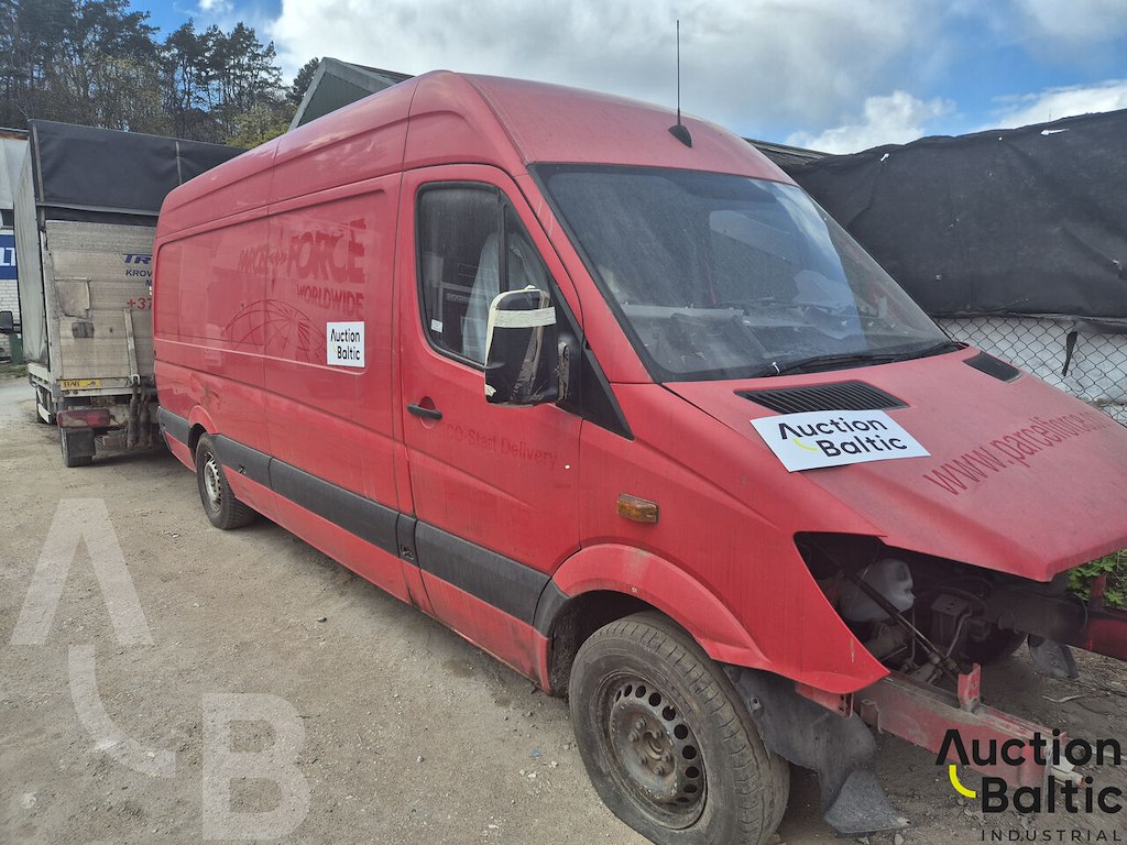 Prodaje se Mercedes-Benz Sprinter 310 CDI minibus furgon na aukciji