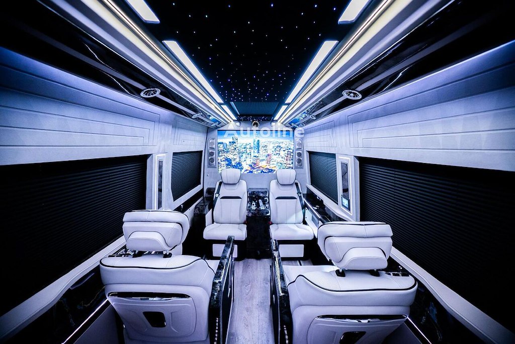 Novi Mercedes-Benz Sprinter putnički minibus