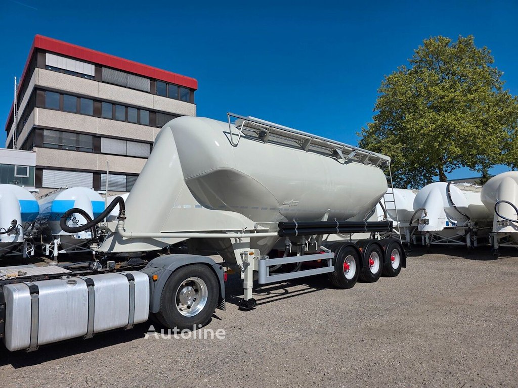 Spitzer cisterna za prevoz cementa