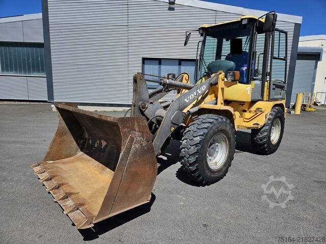 Utovarivač
Volvo L 30 B-Z7X