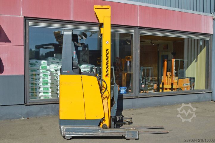 Reach truck
Jungheinrich ETV 110