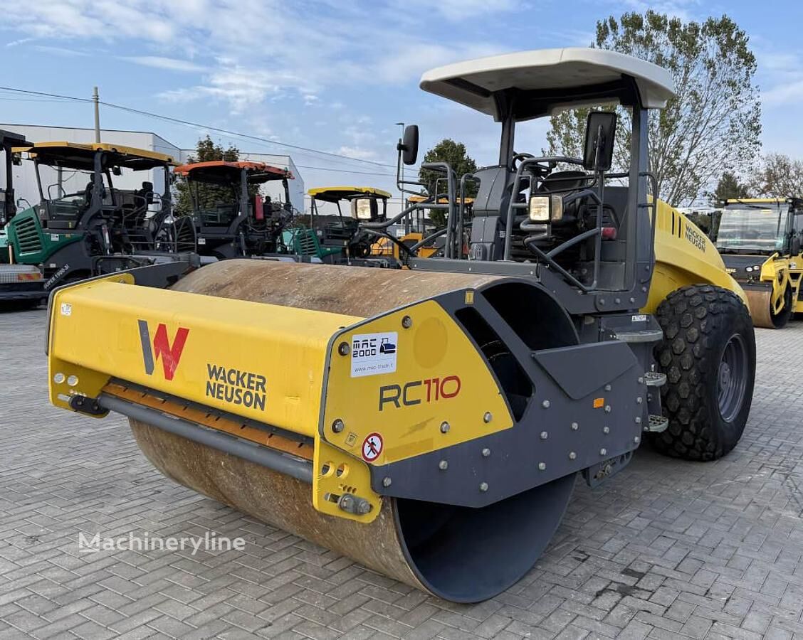 RC Waker 110 kompaktor s jednim valjkom