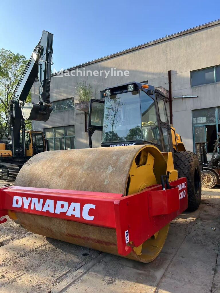 Dynapac CA30 kompaktor s jednim valjkom