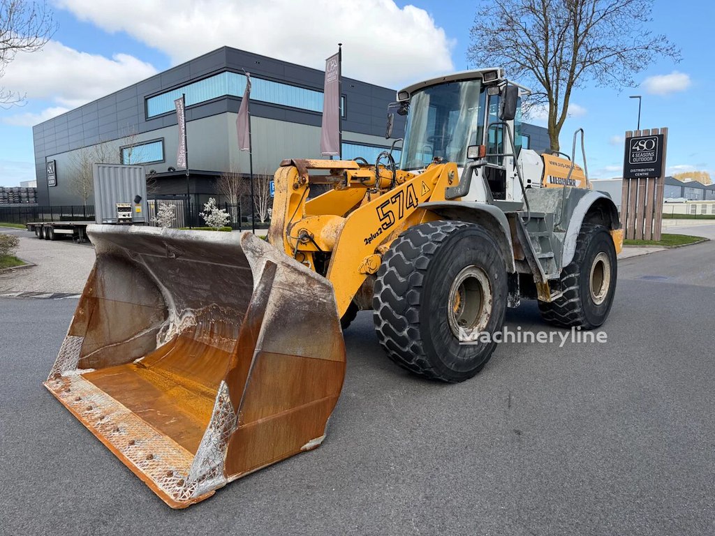 Liebherr L574 prednji utovarivač