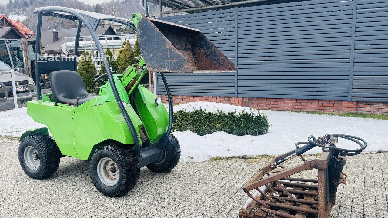 Avant 216 multifunkcionalni utovarivač