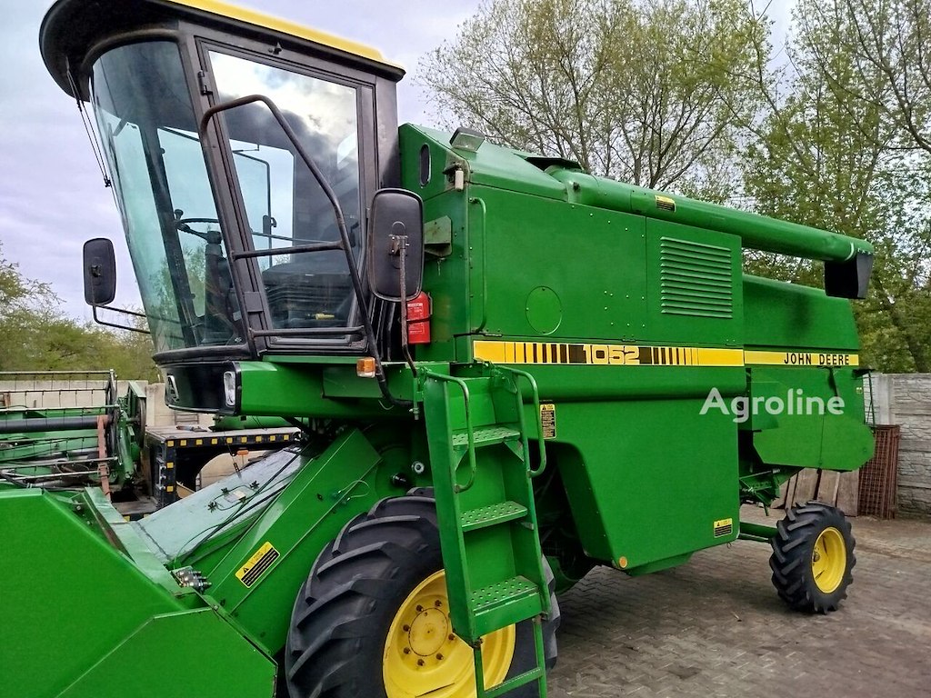 John Deere 1052 kombajn za žito