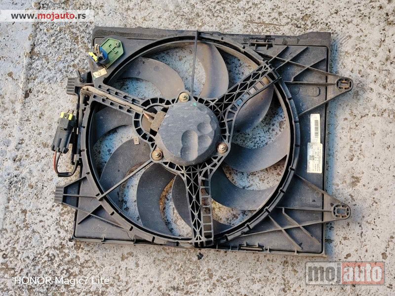 Fiat panda 3 ventilator motora 1.2 benzinac Originalni delovi Moguca ugradnja delova Alfa Romeo 147-156-166-159-GT-MiTo-Giulietta Fiat bravo 2 - croma -grande punto -multipla 2 -punto 3 -stilo-ide...