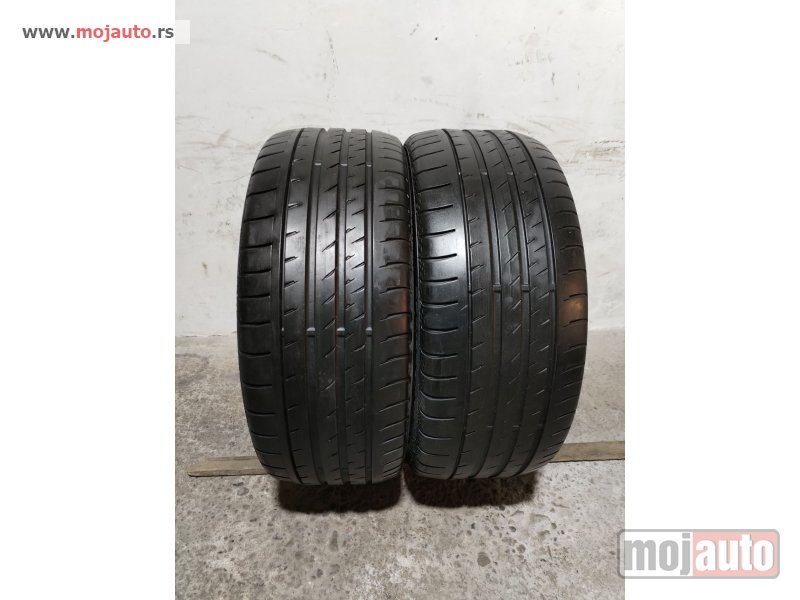 3678. Gume CONTINENTAL 17-ice, LETNJE 235/45, Šara 6,4 mm