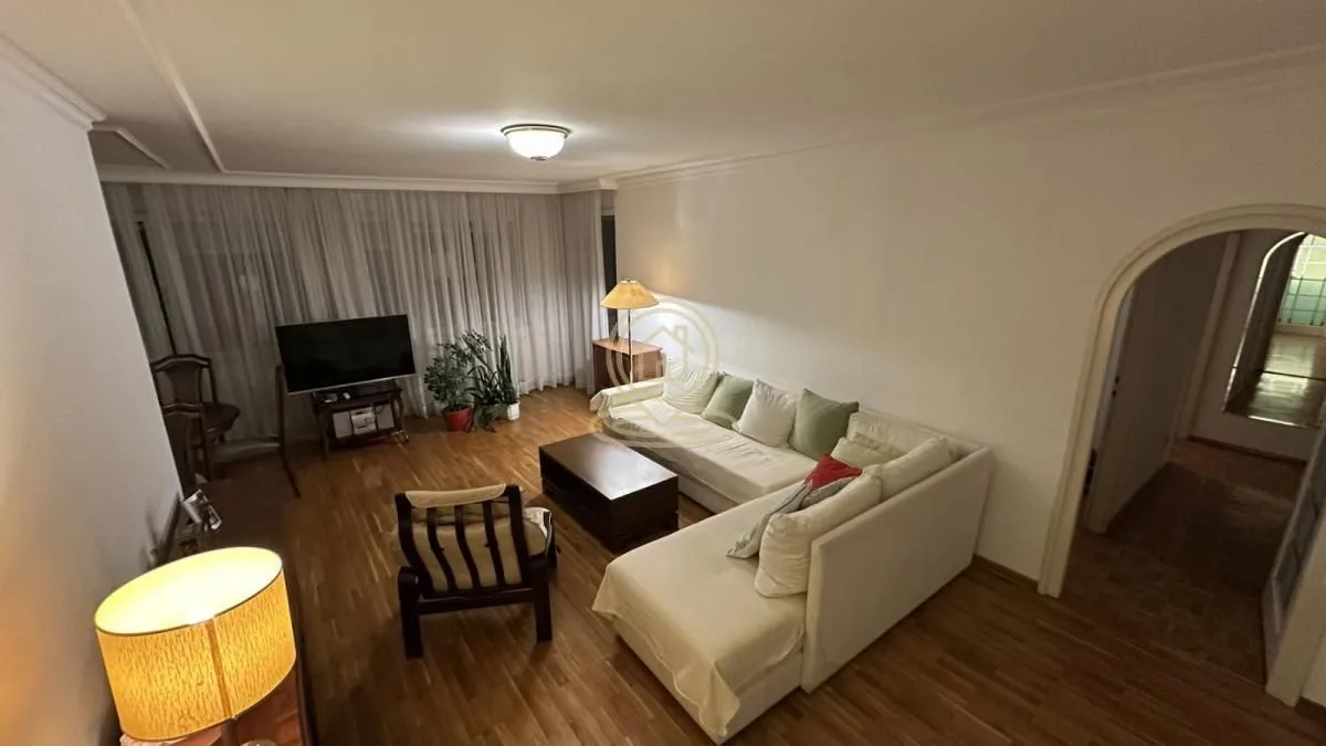 Izdavanje, četvorosoban stan, 100m², Savski Venac, Beograd