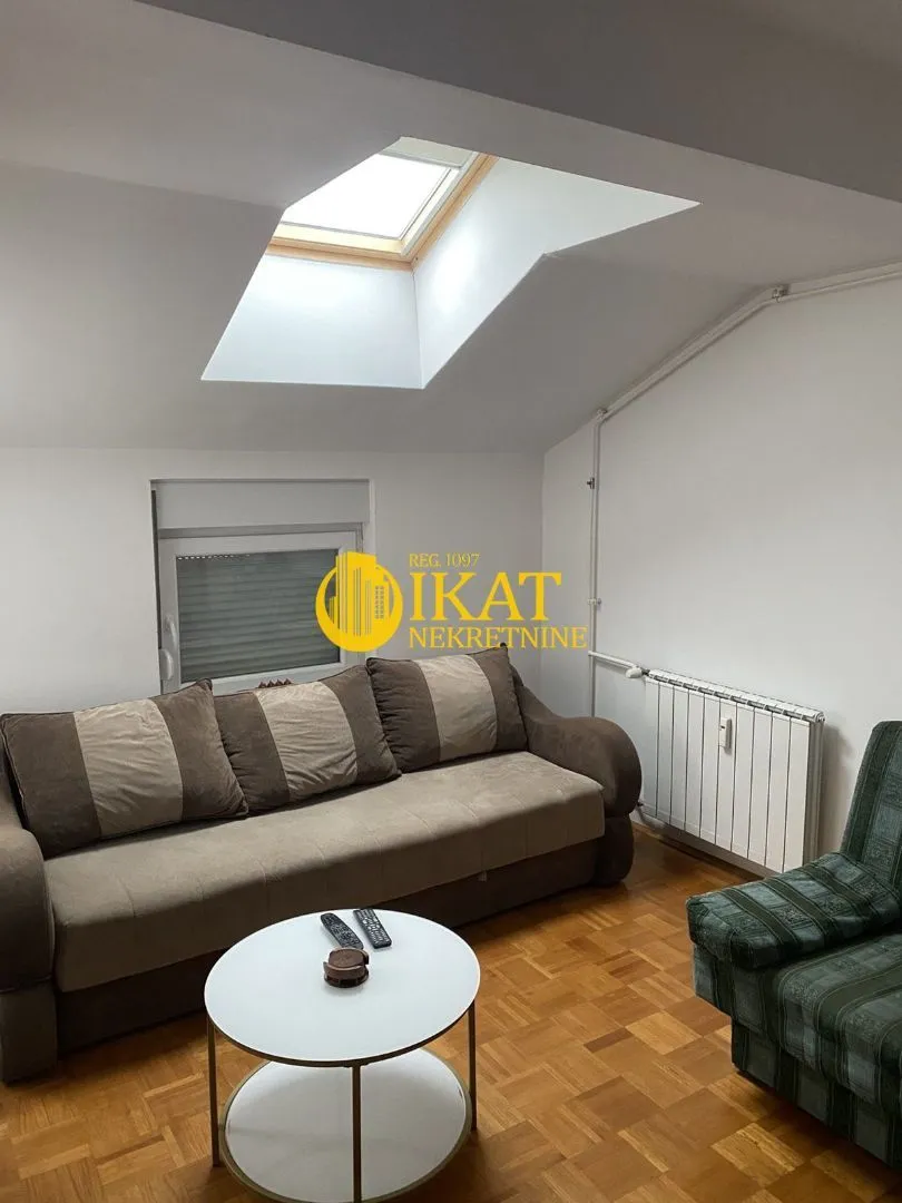 Izdavanje, jednosoban stan, 33m², Zemun Sve Podlokacije, Beograd