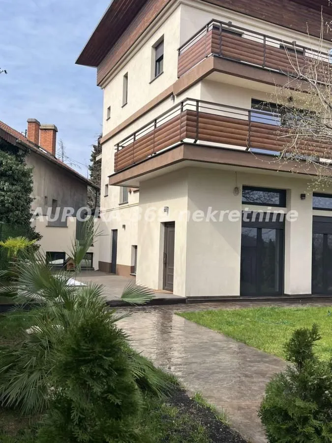 Izdavanje, kuća, 247m², Sremska Kamenica, Petrovaradin