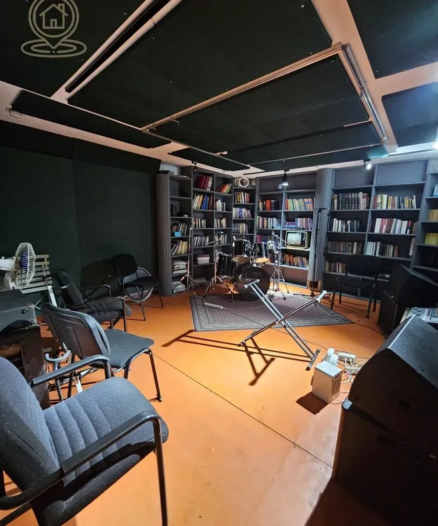 Izdavanje, poslovni prostor, 180m², Centar, Kragujevac