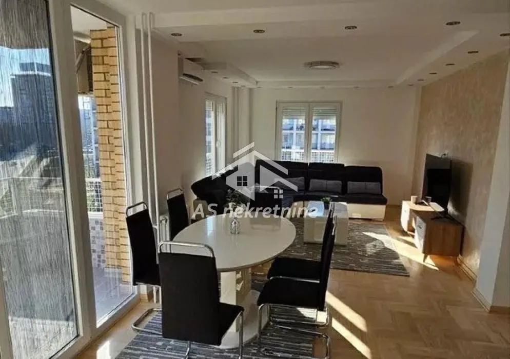 Izdavanje, trosoban stan, 69m², Novi Beograd Sve Podlokacije, Beograd