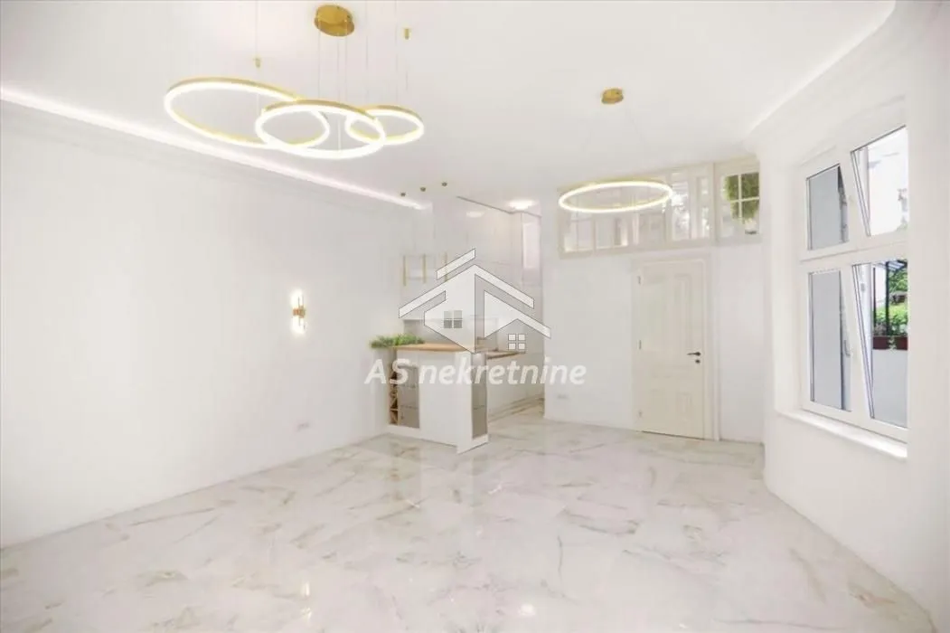 Izdavanje, trosoban stan, 106m², Stari Grad, Beograd