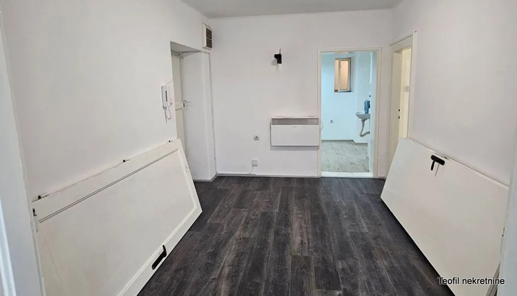 Prodaja, trosoban stan, 60m², Vračar, Šid