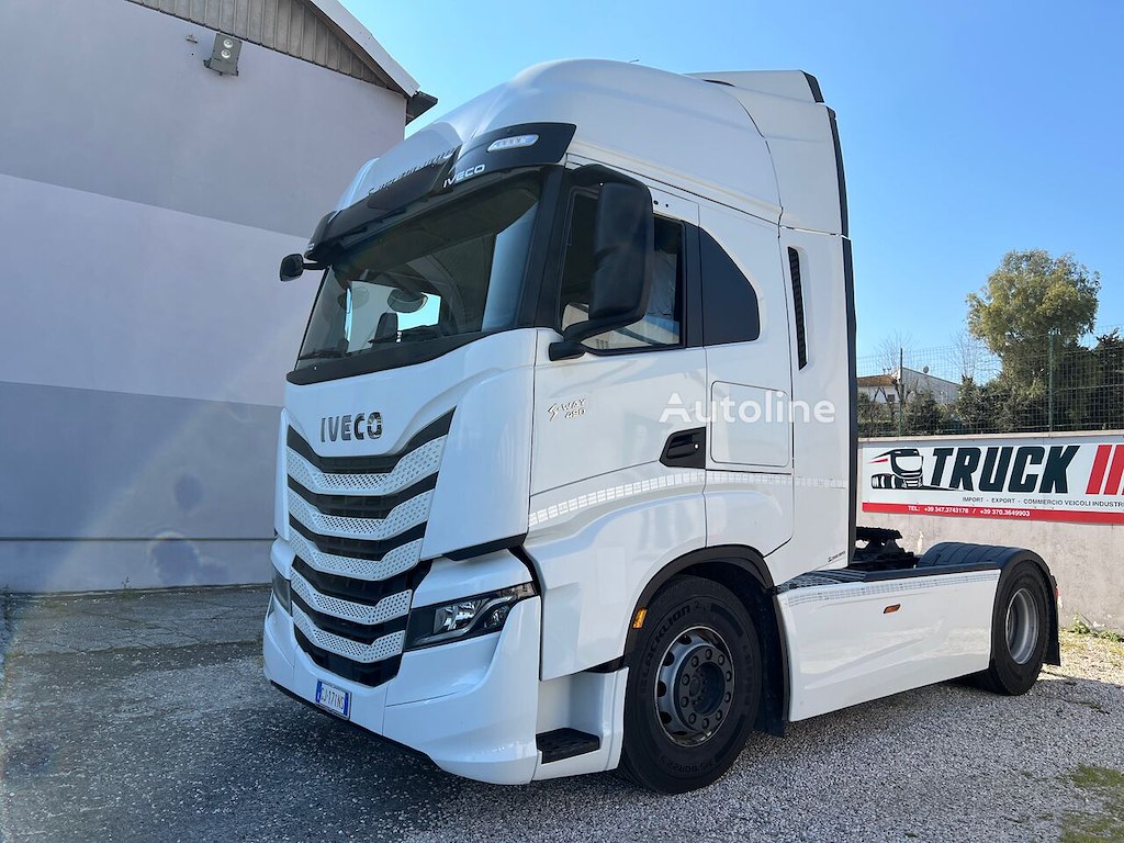 IVECO S-Way 490 tegljač