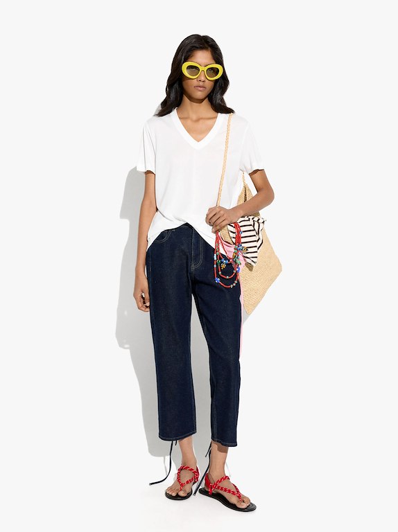 T-SHIRT WITH V-NECK
