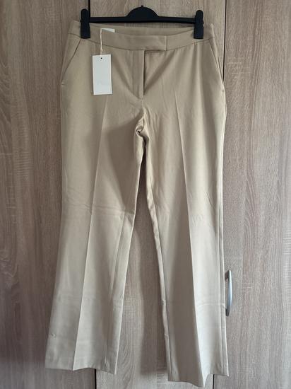Zara krem pantalone sa etiketom