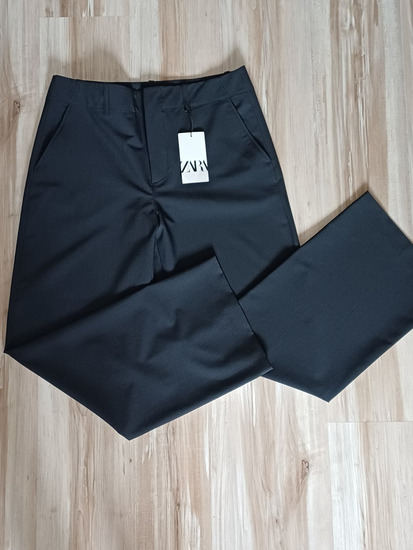 NOVE zara pantalone sa etiketom