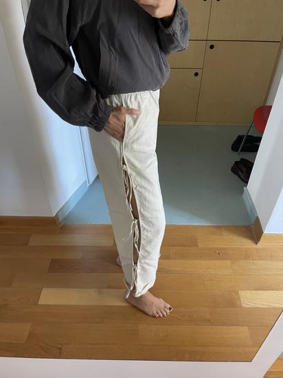 Zara pantalone sa masnicama