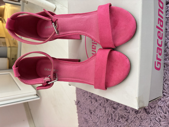Pink stikle Novo