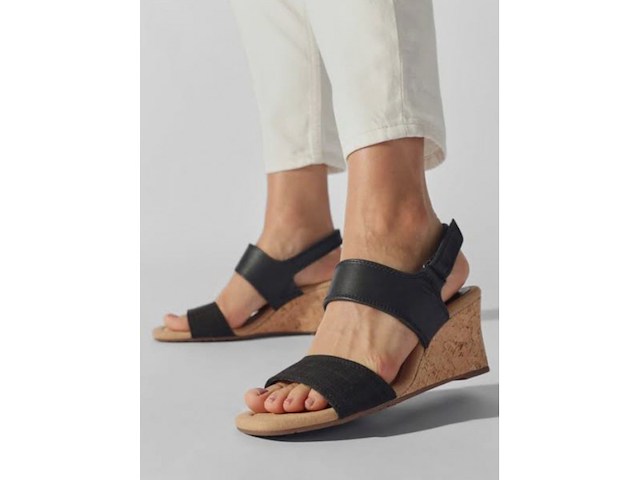 SKECHERS Cali Cool Step - Kao NOVE sandale na platformu