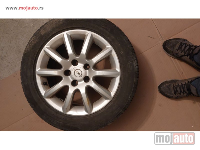 4 alu felne Opel sa letnjim gumama 205/55 R16
