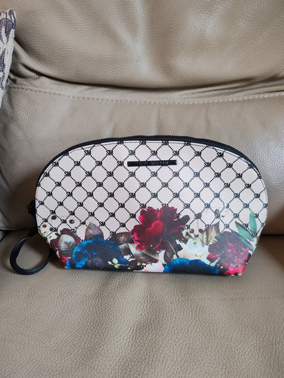 STEVE MADDEN TORBICA NESESER KAO NOVA