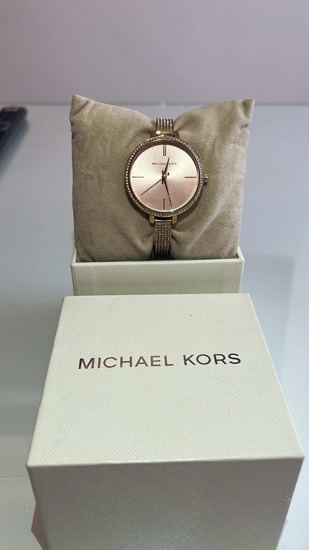 Michael Kors sat