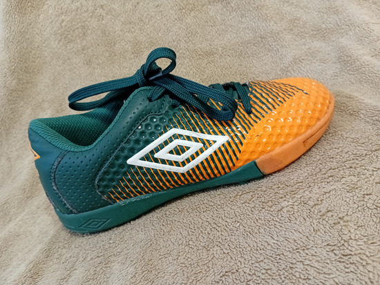 UMBRO patike 30/18,5