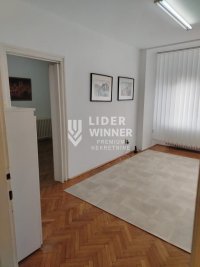 Izdaje se prostran stan na top lokaciji ID#4527