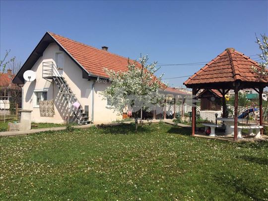 Kuća na prodaju u Mladenovcu