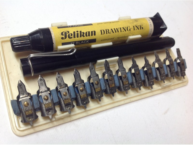 Vintage Pelikan Graphos, kaligrafski set sa 12 pera.