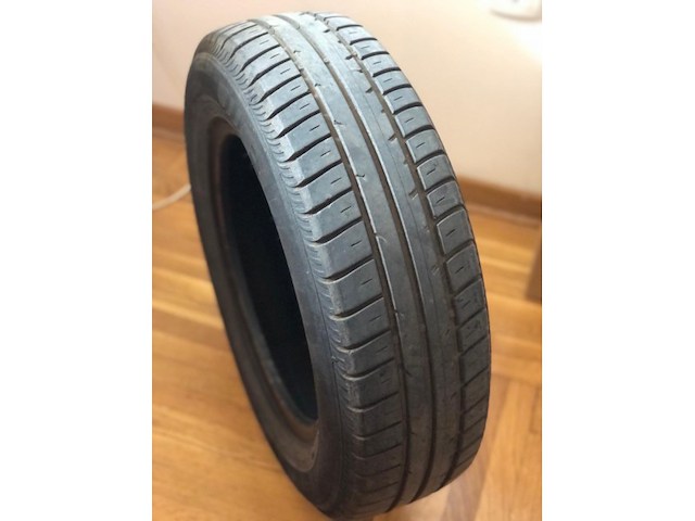 Letnje gume x4 (dve Fulda EcoControl, dve Tigar)