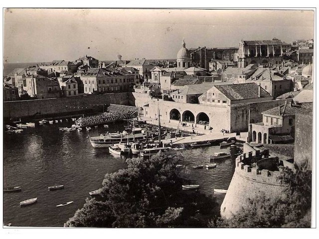 DUBROVNIK ,putovala 1957.