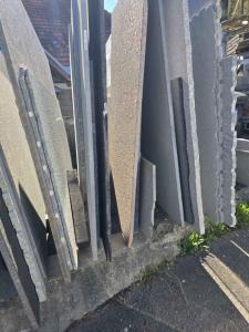 PRODAJEM VECU KOLICINU POLIRANIH GRANITNIH PLOCA 2CM 3CM DOSTA ALATA