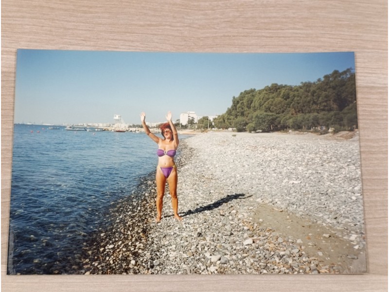 Fotografija dama na plaži