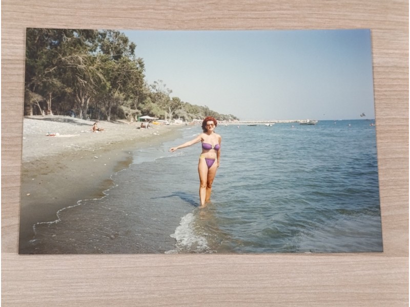 Fotografija dama na plaži