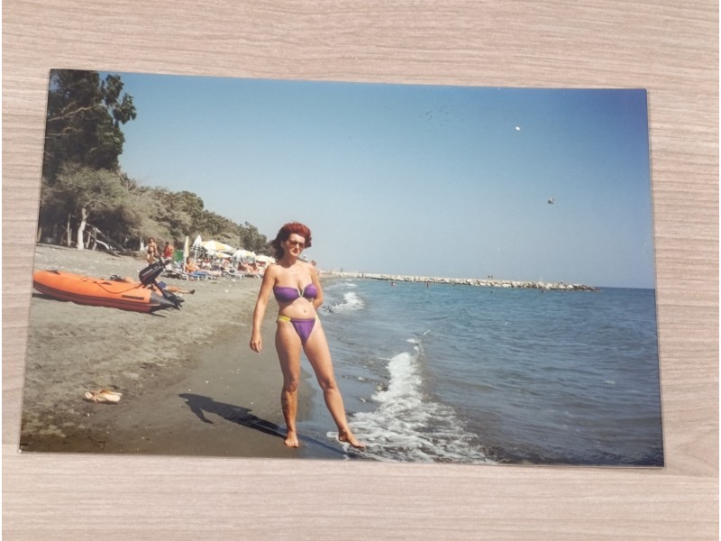 Fotografija dama na plaži