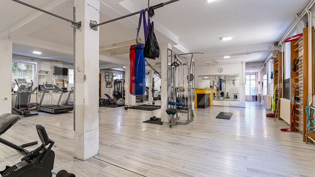 Poslovni prostor za izdavanje BEZ PROVIZIJE: Ostalo, 165m², Jelke Bojkić Makavejev, Rakovica - 1500€