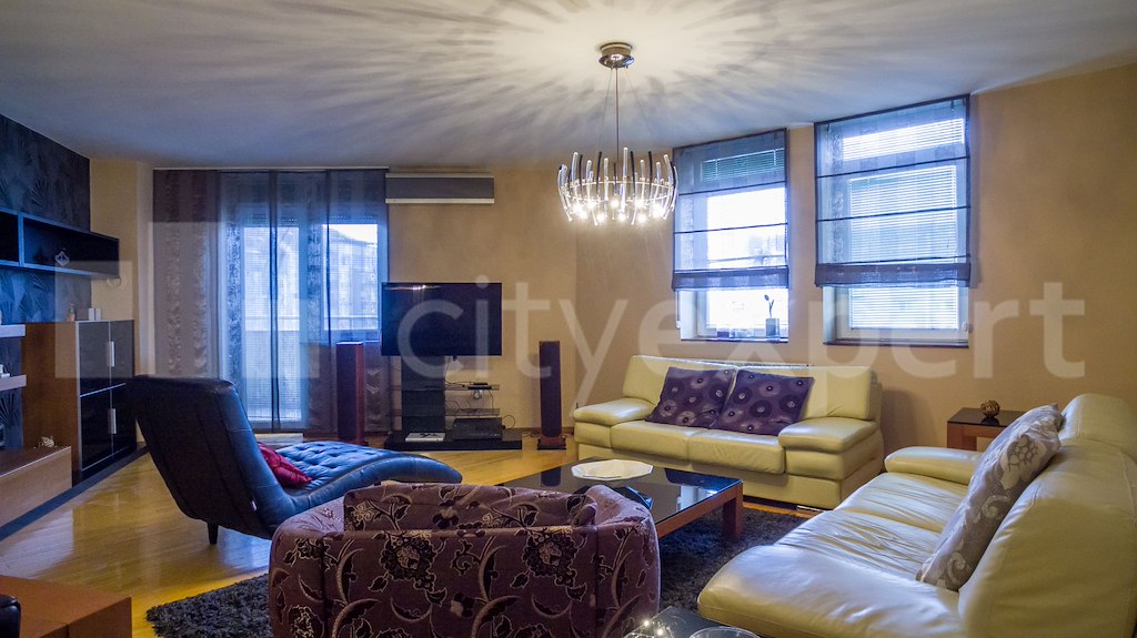 Stan Izdavanje Novi Sad Bez skrivenih troškova - 172m², Bulevar Evrope, Novi Sad - 900€