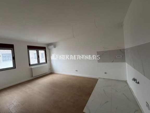 Novogradnja,blizina Bulevara,dve stambene jedinice ID#2666