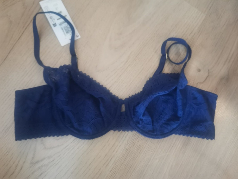 M&S, predivan brus, vel eur 85A, sa etiketom