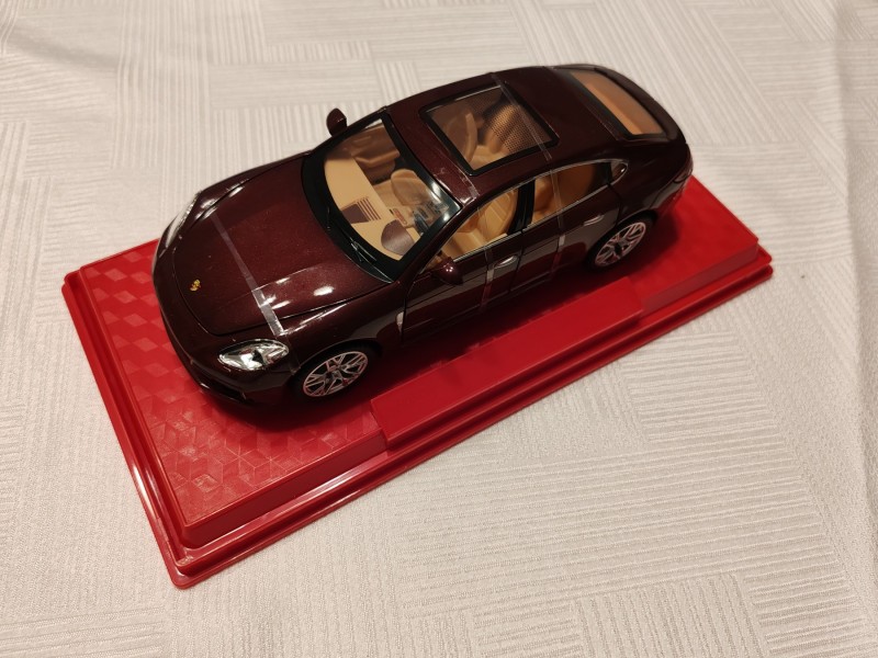 MODEL AUTO BORDO PORSCHE (NOVO)