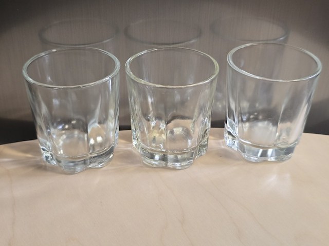 Čaša za kratka pića 6 cm visina 5.3 prečnik 3 komada