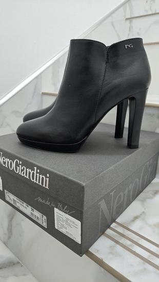 Nove 39broj koza Nero Giardini