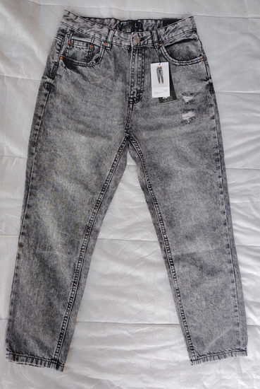 NOVE FB Sister Mom Fit farmerke -L(40/42)