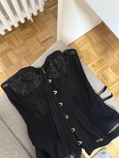 Viralni korset agent provocateur