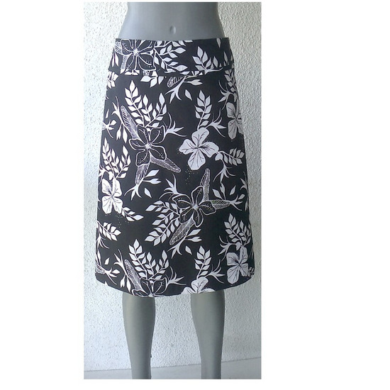 suknja crno bela u A br 36 H&M
